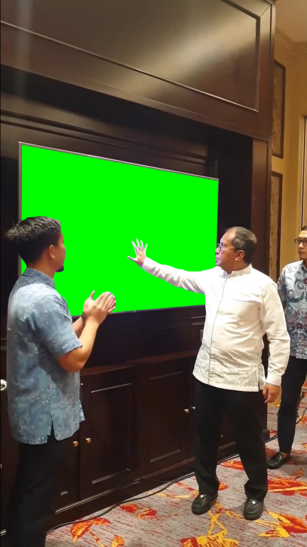 Indonesian Touch Screen Hand Scanner Fail meme (Green Screen) – CreatorSet