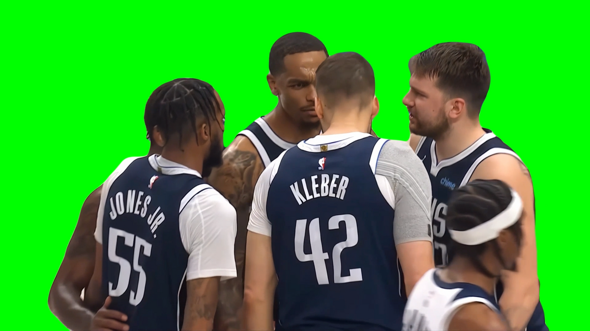 Dallas Mavericks screaming at Maxi Kleber to join huddle NBA meme (Gre ...